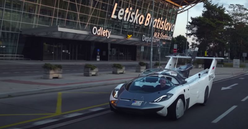 Slovenské lietajúce auto AirCar úspešne zvládlo let medzi Nitrou a ...