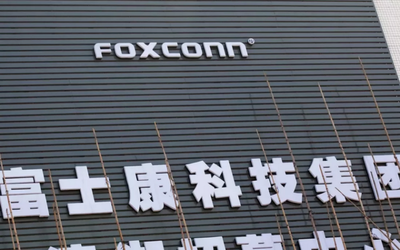 Foxconn možno prestane vyrábať smartfóny | pc.sk